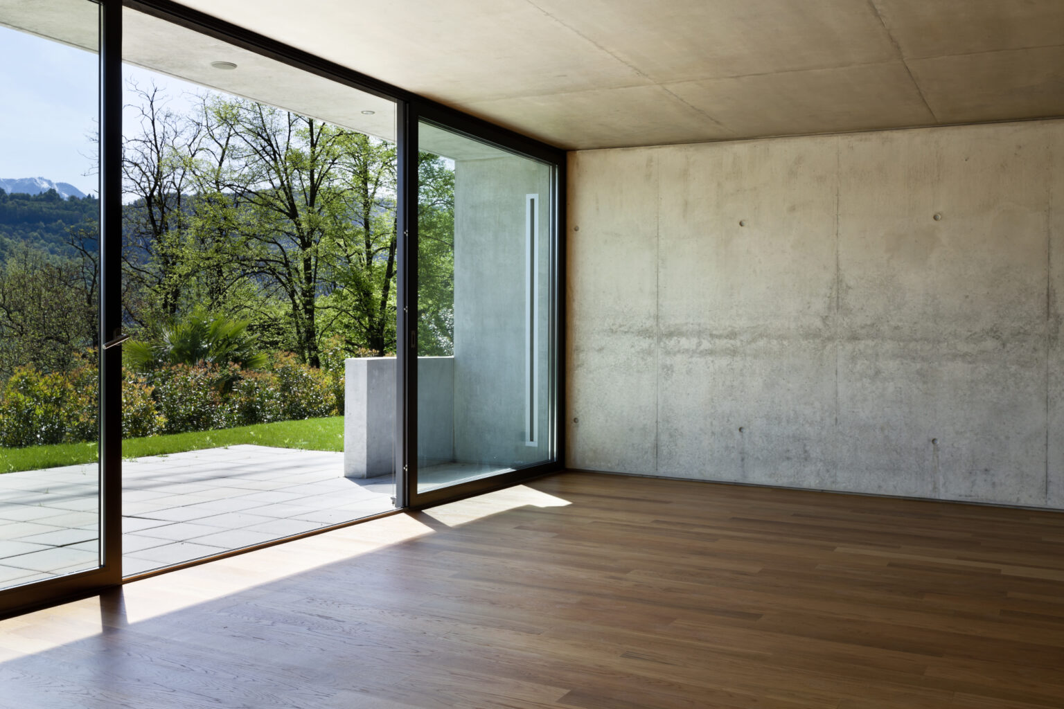 5 Reasons Live in Modern Luxury with Walls of Windows | Epic Energy